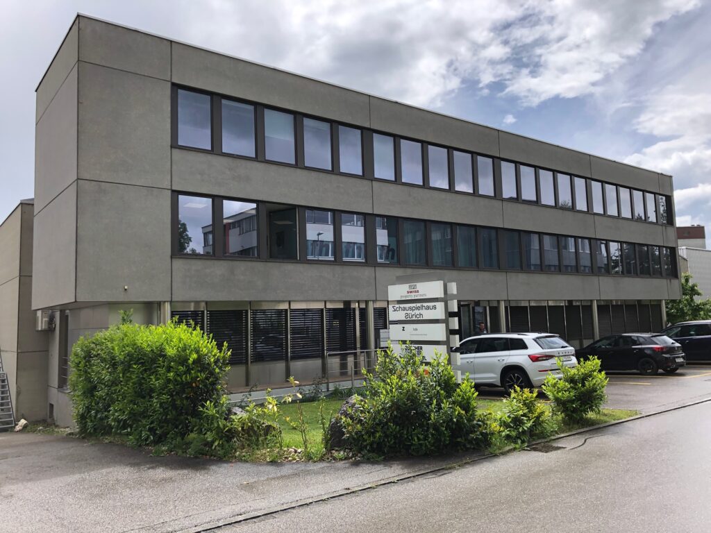 Neue Ära für ELBRO AG: Umzug nach Niederhasli - Elbro AG